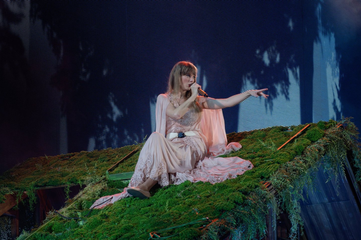 2024 Eras Tour: Experience the Ultimate Music Journey!